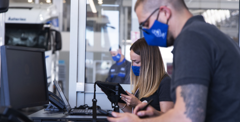 ¿Cuál es la vida útil de un vehículo? - Cloud Active Reception (Blog)